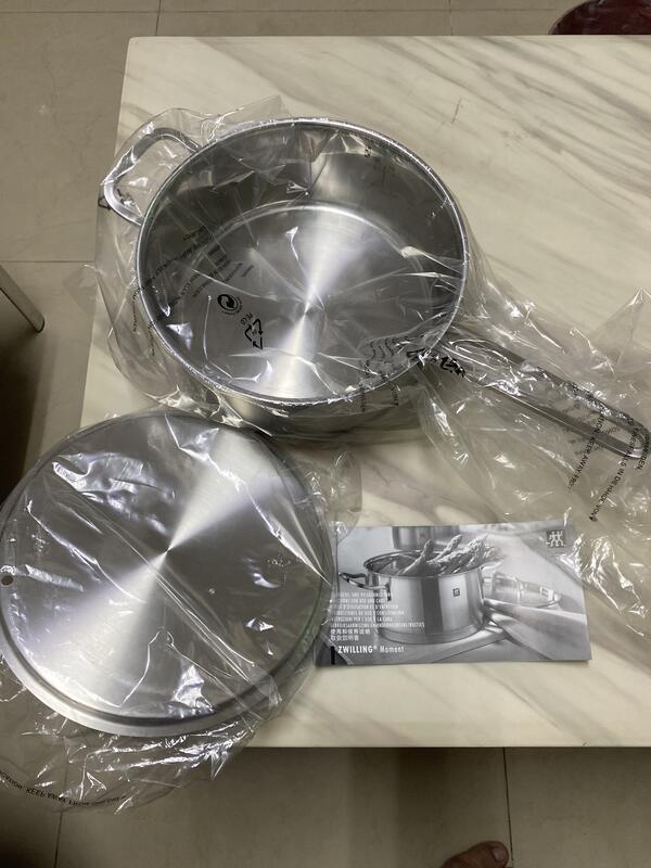 全新～～德國雙人牌湯鍋 單柄深平煎鍋24CM （無附勺子、無外包裝盒）CW-SP1901 | 露天市集 | 全台最大的網路購物市集