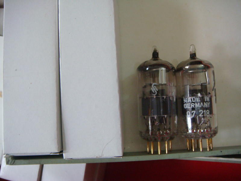 【Ro-Co Tube】真空管: 德國 Siemens E88CC/6922 F-Frame 標準結構 ( 一支一標 ) | 露天市集 | 全 ...