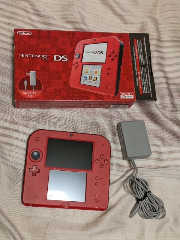 任天堂 N2DS 掌上遊戲主機 紅色 二手九成新 | 露天市集 | 全台最大的網路購物市集