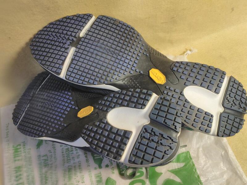 (H72)品像新少穿~Hugo Boss 慢跑鞋 休閒鞋 VIBRAM 50311635 43~小瑕疵如圖~ | 露天市集 | 全台最大的網路購物市集