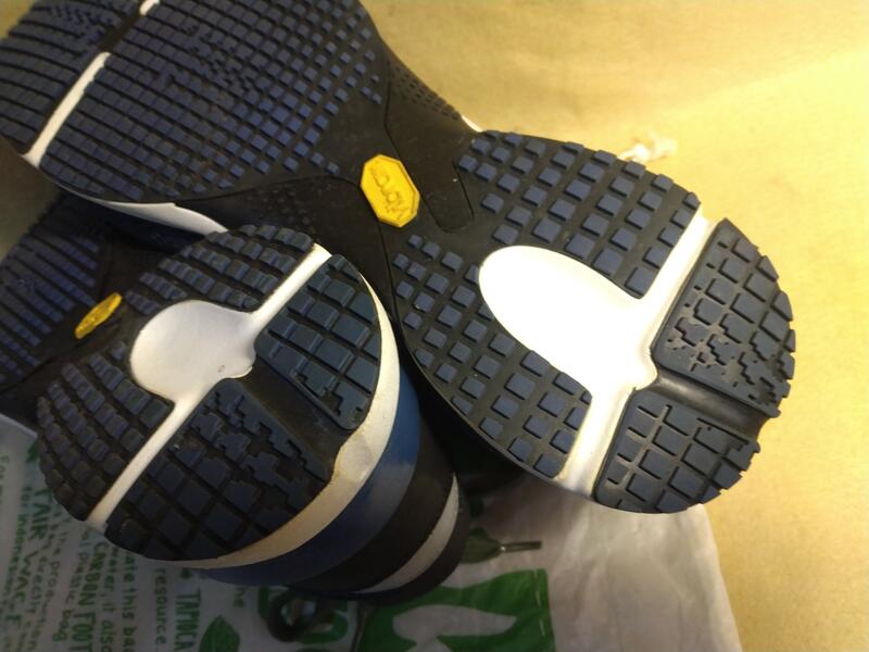 (H72)品像新少穿~Hugo Boss 慢跑鞋 休閒鞋 VIBRAM 50311635 43~小瑕疵如圖~ | 露天市集 | 全台最大的網路購物市集