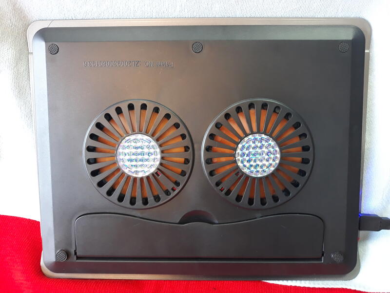(M50)二手良品~JM MAXPRO 筆電散熱座 散熱支架 電源開關~置放尺寸:32.5*19公分~ | 露天市集 | 全台最大的網路購物市集