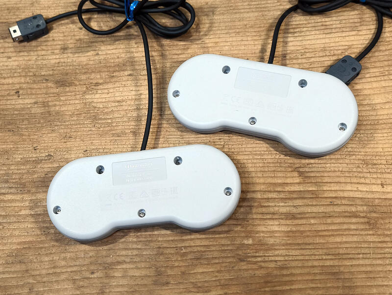 SFC週邊- 原廠 迷你超任 SFC mini 專用手把，2個一起（7-11取貨付款） | 露天市集 | 全台最大的網路購物市集