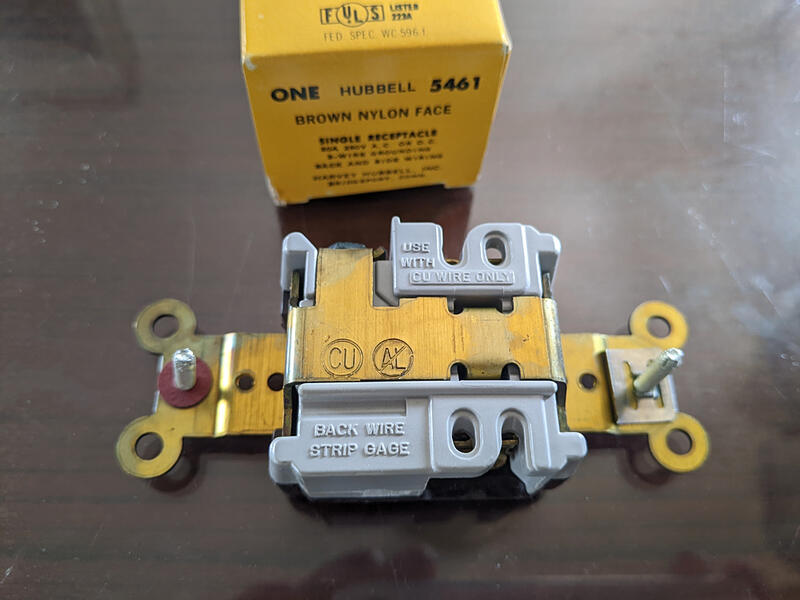 美製 Hubbell HBL5461 250V 6-20 T型20A冷氣插座 | 露天市集 | 全台最大的網路購物市集