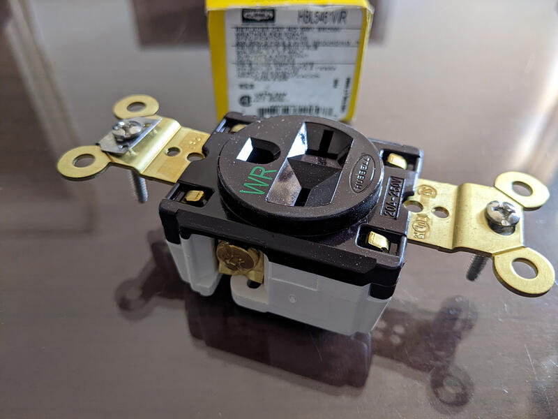 美製 Hubbell HBL5461 250V 6-20 T型20A冷氣插座 | 露天市集 | 全台最大的網路購物市集