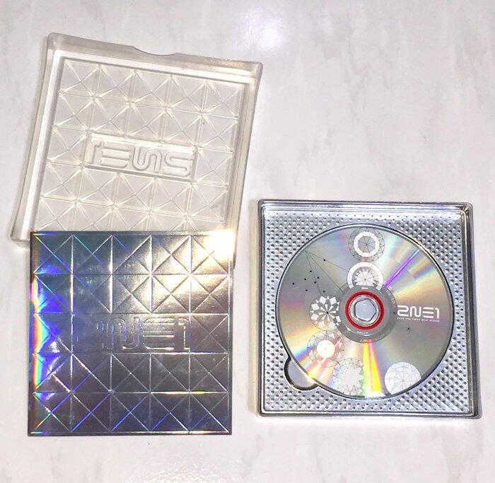 2NE1 2009 首張迷你專輯 The First Mini Album 韓國進口精裝版 CD 附歌詞寫真本 | 露天市集 | 全台最大的 ...