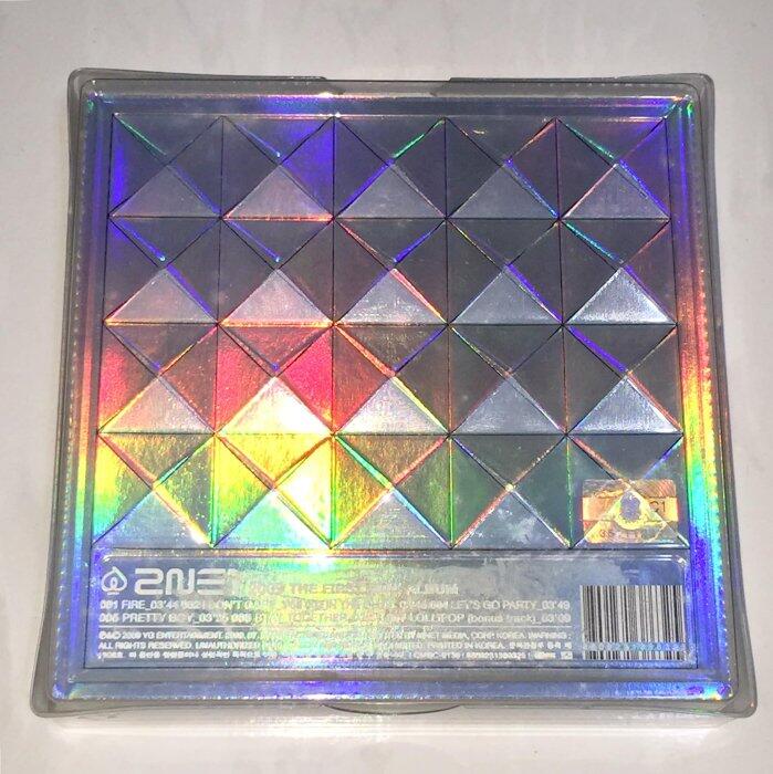 2NE1 2009 首張迷你專輯 The First Mini Album 韓國進口精裝版 CD 附歌詞寫真本 | 露天市集 | 全台最大的 ...