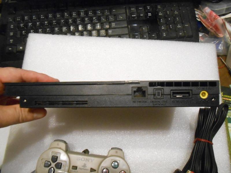 Sony PS2 遊戲機主機（SCPH-75007）薄型機款（可過電、無影像）（2）【亮綠燈、附手把及視訊線】＜零件機＞ | 露天市集 | 全 ...