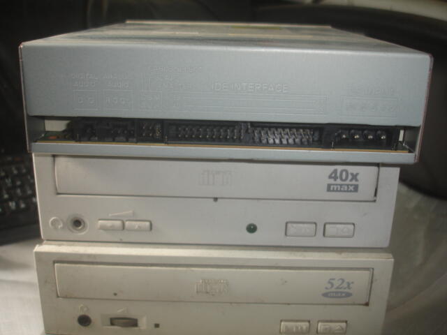 露天二手3C大賣場 CD-ROM IDE光碟機 隨機出貨 品號 250 | 露天市集 | 全台最大的網路購物市集