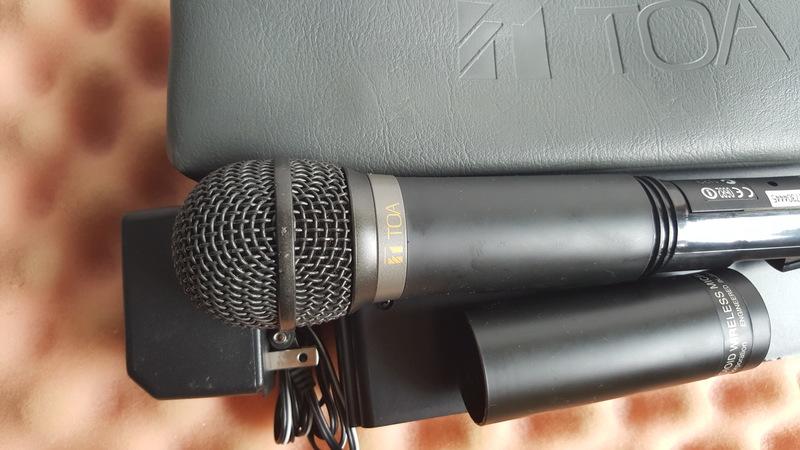 日本制TOA / WT-4800無線麥克風主機含天線兩支，麥克風一支,無缺件 功能正常，品相如圖。 | 露天市集 | 全台最大的網路購物市集