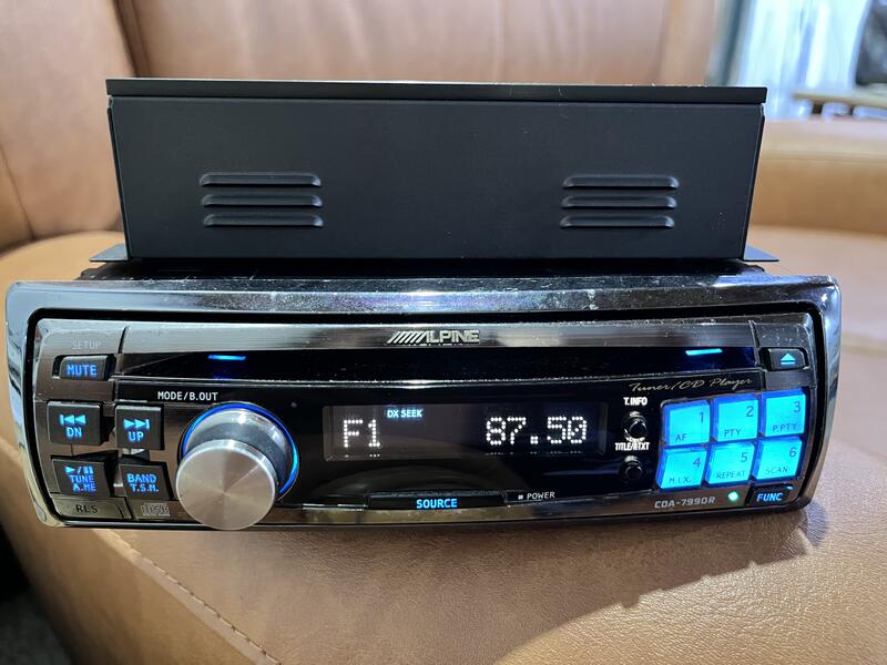 ALPINE 音響主機 CDA-7990R (含升壓器) | 露天市集 | 全台最大的網路購物市集
