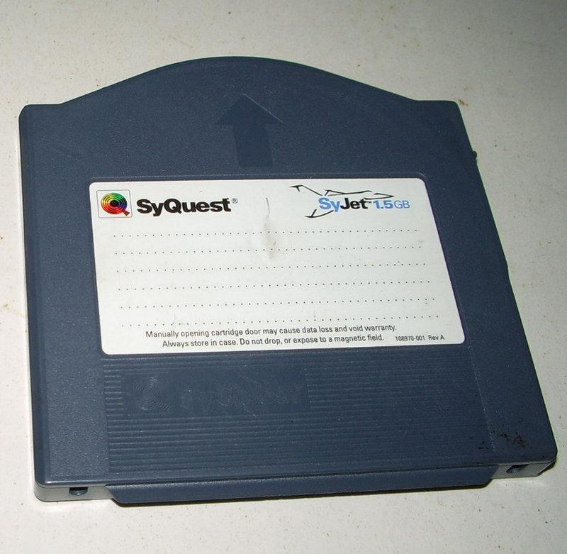 早期電腦資料儲存懷舊- SyQuest Sy Jet 1.5GB + HP Digital Data磁帶+ Trend LPL接頭 | 露天 ...