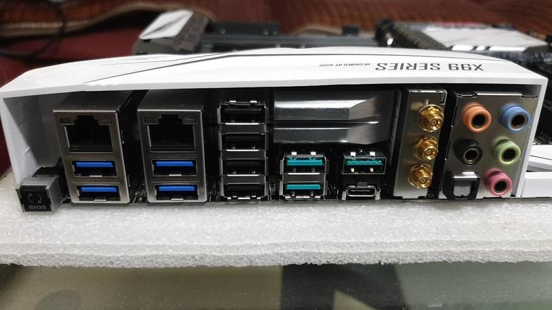 I7-6950X + ASUS X99-DELUXE II + DDR4-2400 16G*2 附檔板 | 露天市集 | 全台最大的網路購物市集