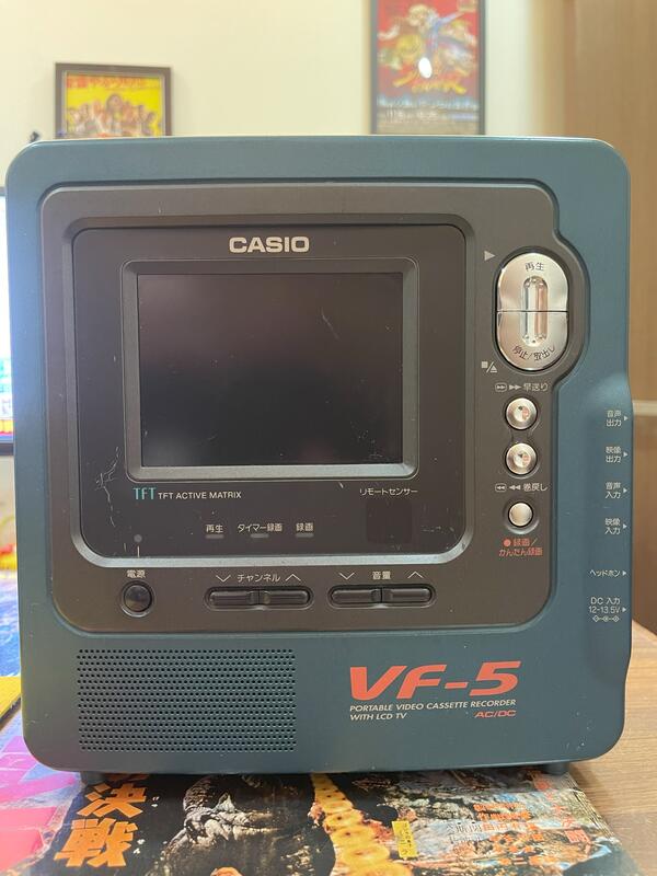 CASIO VF-5 可播放VHS錄影帶及輸出至外部電視,可外接遊戲機影像輸入 內建4吋液晶螢幕 | 露天市集 | 全台最大的網路購物市集