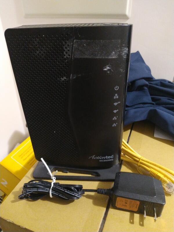 Actiontec WCB6200Q MoCA 2.0 經天線走網路轉駁器+無線 | 露天市集 | 全台最大的網路購物市集
