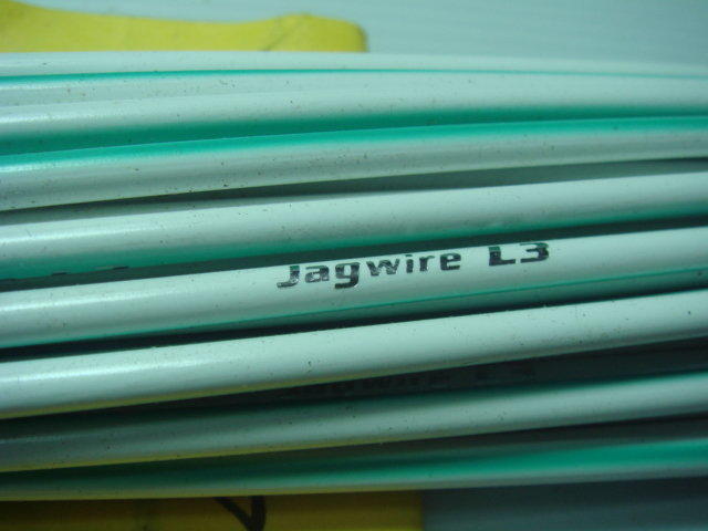 (動力方程式單車)Jagwire L3 4mm 白/綠雙色變速外殼 470MM) 1 條 19 元含雙端套 | 露天市集 | 全台最大的網路購物市集