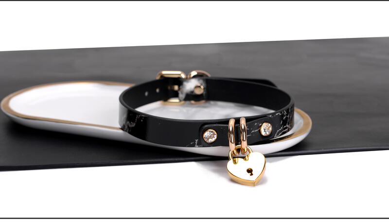 【花花18禁情趣BDSM】真皮愛心鎖水鑽K9項圈choke含牽繩 柔軟舒適 情趣束縛 SM調教 主奴遊戲 | 露天市集 | 全台最大的網路購物市集