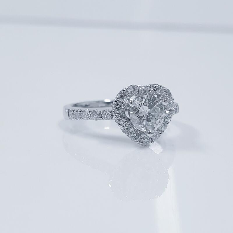 送禮禮物禮品 全新品 GIA鑽石女戒 哈尚愛心款 主鑽56分 H色 VS2 8心8箭585K金鑽石台 大眾當舖L1196 | 露天市集 | 全 ...