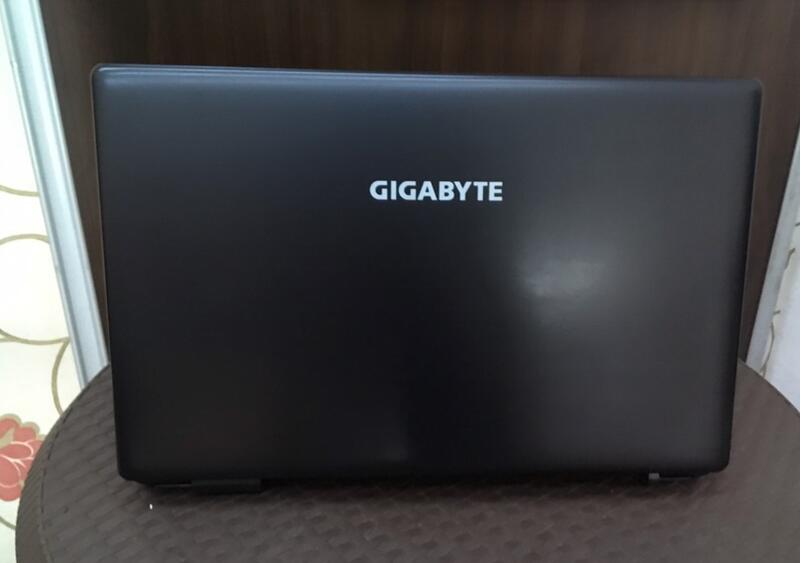 GIGABYTE P17 17.3吋 i7筆記型電腦 i7-4710MQ，8G，256+1t，950m獨顯 | 露天市集 | 全台最大的網路購物市集