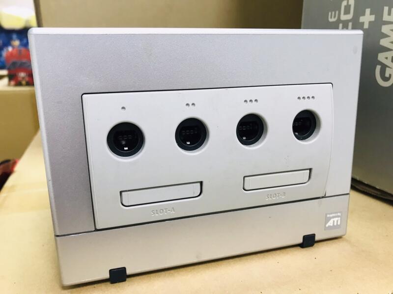 早期懷舊童玩 任天堂NINTENDO GAME CUBE NGC主機 銀色 盒裝 附記憶卡跟一些配件 | 露天市集 | 全台最大的網路購物市集