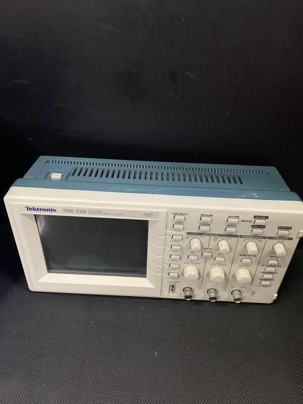 售 泰克 Tektronix TDS 220 示波器 共2台 只要1800元... | 露天市集 | 全台最大的網路購物市集