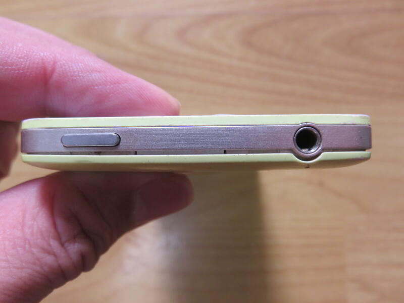 X.故障手機B1674*7082- moii E896 直購價 100 | 露天市集 | 全台最大的網路購物市集