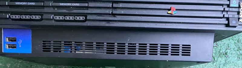 二手市面稀少復古SONY PS2 SCPH-50007主機(上電有反應但無輸出影像功能不確定好壞當收藏/裝飾品) | 露天市集 | 全台最大的網路購物市集