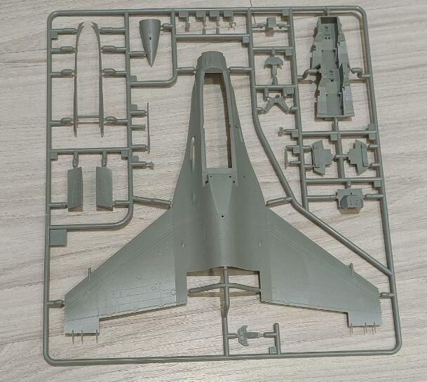 1/48~KINETIC.48160~國軍F-16A.Block 20戰機的零件(雙座型部分的機身與座艙) | 露天市集 | 全台最大的網路購物市集