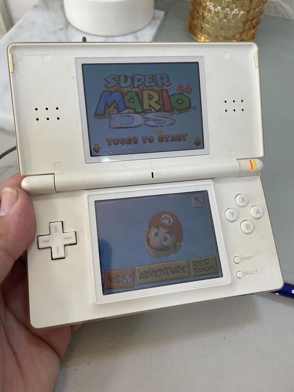 二手 Nintendo 任天堂NDS (內建遊戲)2G記憶體~電池OK~功能正常 | 露天市集 | 全台最大的網路購物市集