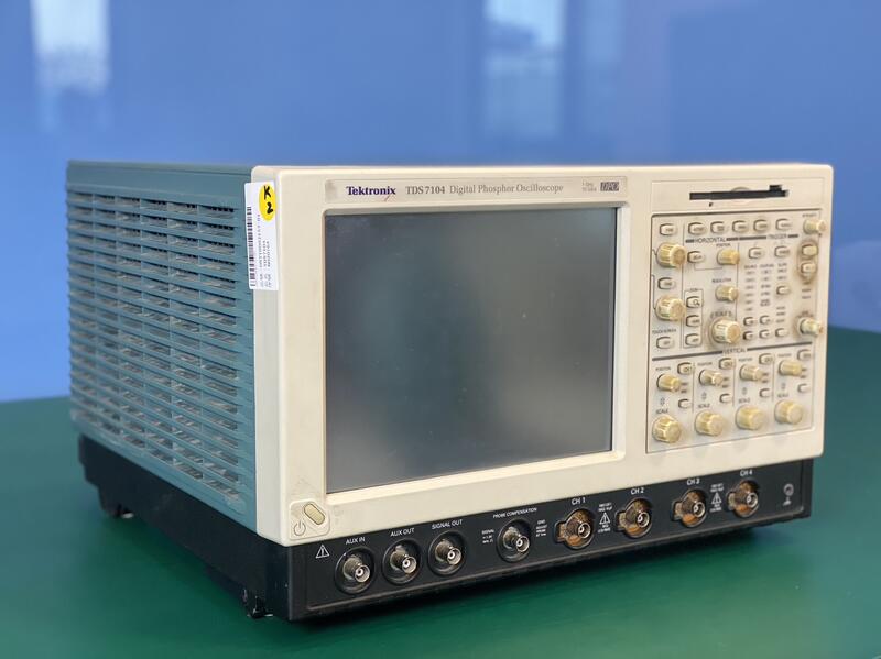 【阡鋒科技 專業二手儀器】Tektronix TDS7104 1Ghz/4CH. 示波器 | 露天市集 | 全台最大的網路購物市集