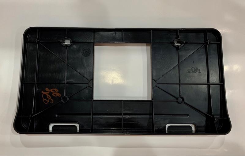 TOYOTA 12-18 SIENNA 前保險桿-牌照板、牌照版.料號:51117176284 | 露天市集 | 全台最大的網路購物市集