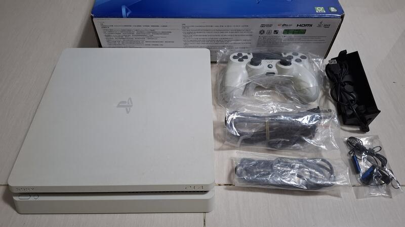 (二手主機)中古 PS4 白色薄型主機 Slim 1TB 2017B 版本10.01 可改機 直購價4500 | 露天市集 | 全台最大的網路購物市集