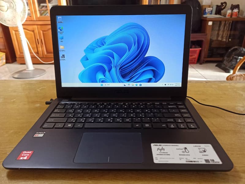 二手ASUS L402W 四核4/64SSD筆電 零件機賣 內容詳看 | 露天市集 | 全台最大的網路購物市集