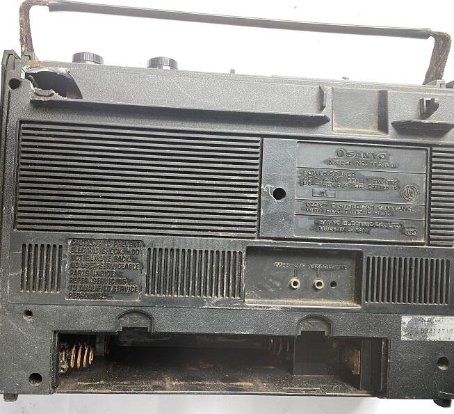 降價不退二手市面稀少復古日本制故障SANYO M2408收音機(上電無反應當收藏/裝飾品) | 露天市集 | 全台最大的網路購物市集