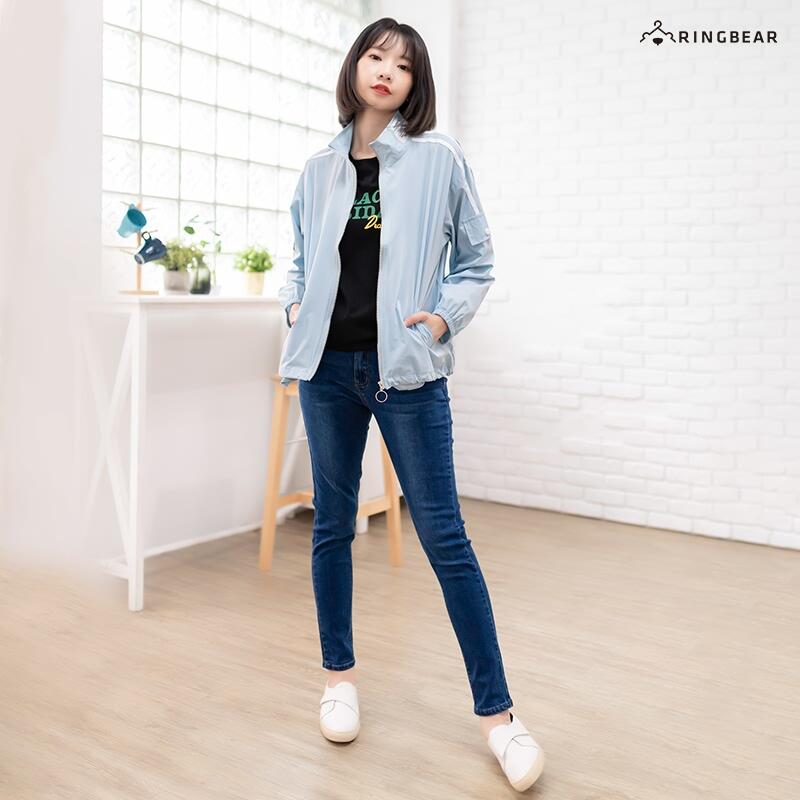 薄外套--J372韓版小清新肩部滾條字母布標點綴拉鍊薄款防曬外套(粉.藍XL-4L)-眼圈熊中大尺碼 | 露天市集 | 全台最大的網路購物市集