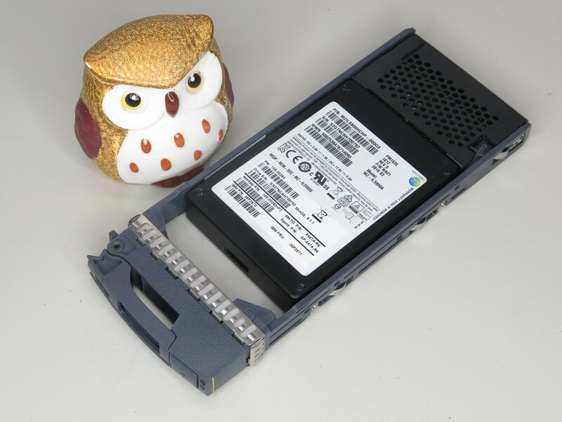 NETAPP X447A-R6 800GB SAS 2.5 SSD - 108-00260 | 露天市集 | 全台最大的網路購物市集