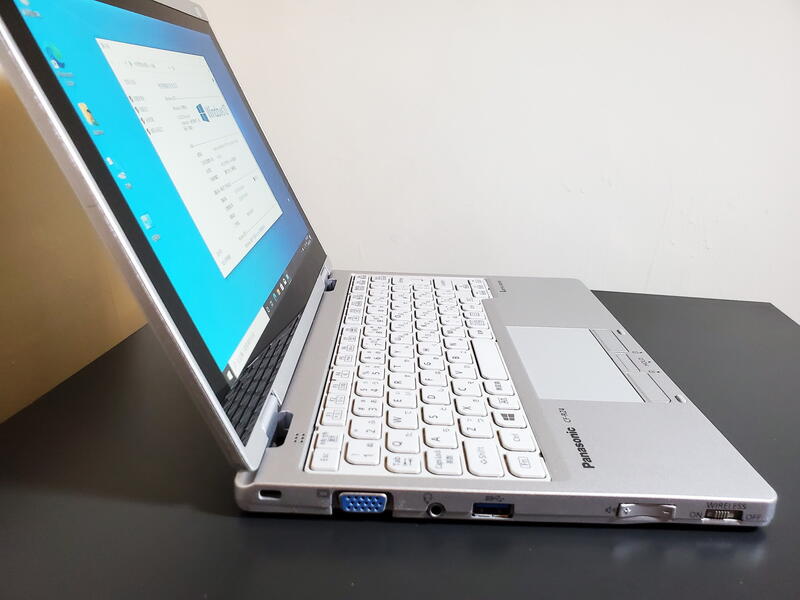 日本製 Panasonic 松下CF-RZ6 超輕筆電 (8G RAM/256G SSD) 重745g | 露天市集 | 全台最大的網路購物市集