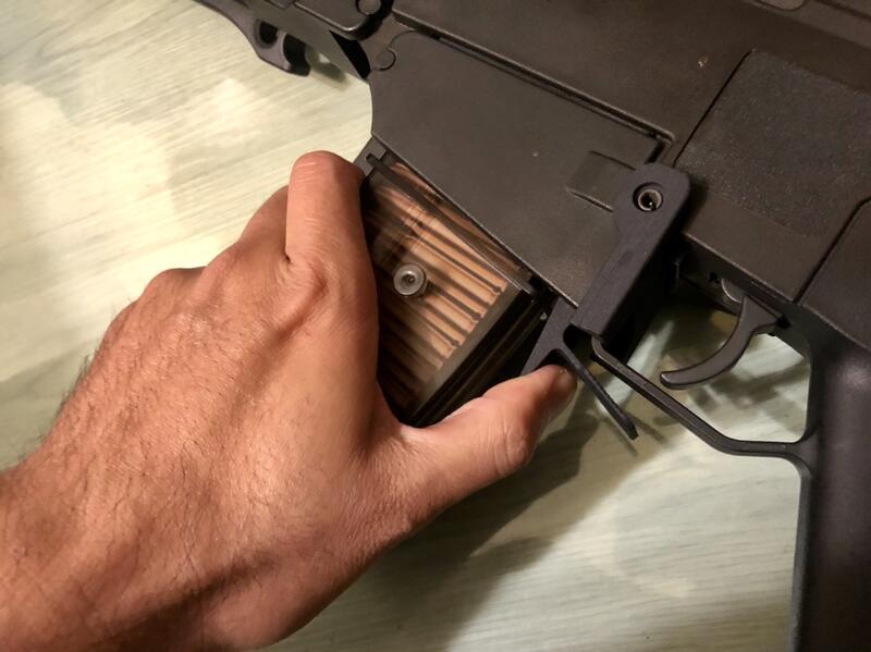 現貨-WE G36C/39 -雙邊彈匣快速釋放退彈鈕-通用GBB / AEG ARES S&T ssr-MAG-007 | 露天市集 | 全台 ...