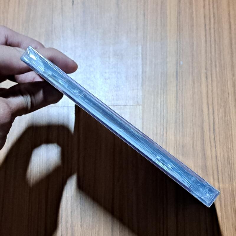 日本團體 TRF 地心引力 GRAVITY 專輯 台版 CD+DVD 全新未拆封 外貼紙小損如圖二 | 露天市集 | 全台最大的網路購物市集