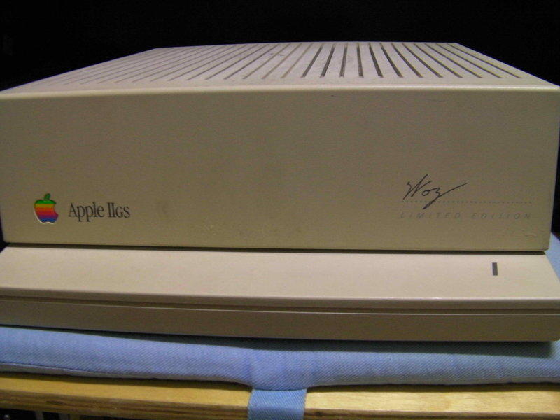 APPLE II GS 史蒂夫·沃茲尼克的"Woz"簽名限量版 | 露天市集 | 全台最大的網路購物市集