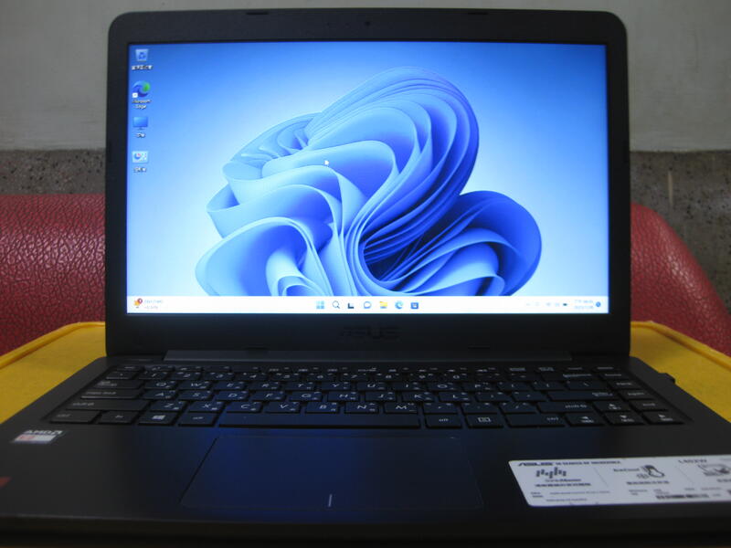 升級W11/256SSD(廉價屋)ASUS L402W E2-6110 4核心/4G/256G-SSD/R2-APU顯示 | 露天市集 | 全 ...