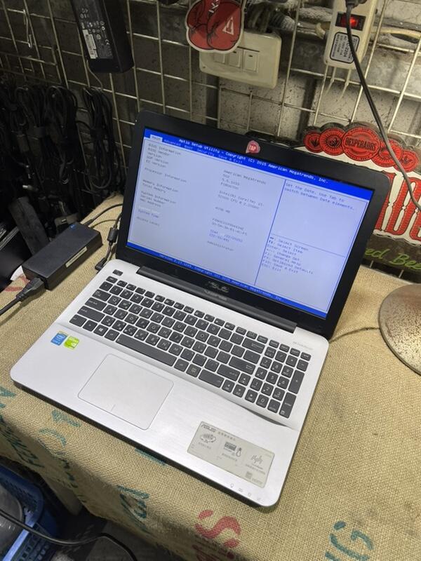 【琻霖】【零件機】ASUS X555L/i5-5200U/4G/15"/2015 七成新，可開機，螢幕有一亮點，零件機售 | 露天市集 | 全台最大的網路購物市集