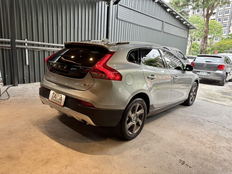 實車實價可分期V40 Cross Country D4豪華精品代步車S40 S60 S80 V60 V70 | 露天市集 | 全台最大的網路購物市集