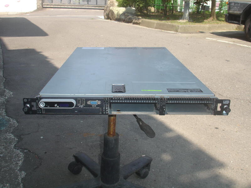 露天二手3C大賣場 Dell PowerEdge 1950 伺服器 EMU01 沒附硬碟 品號1950 1F | 露天市集 | 全台最大的網路購物市集
