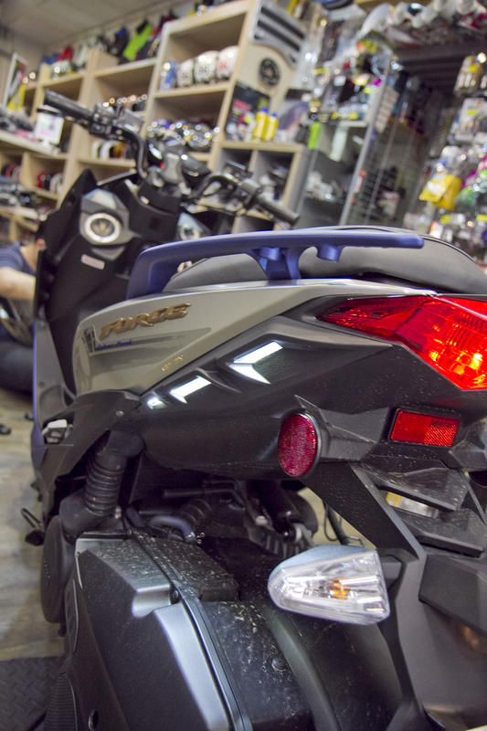 鯊客 [CTH]FORCE 155 後方向燈 空力套件 後寬體 下側裙 日行燈 免鑽孔 紅/橘/冰藍 桃園 | 露天市集 | 全台最大的網路購物市集