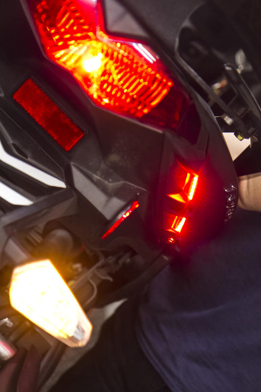 鯊客 [CTH]FORCE 155 後方向燈 空力套件 後寬體 下側裙 日行燈 免鑽孔 紅/橘/冰藍 桃園 | 露天市集 | 全台最大的網路購物市集