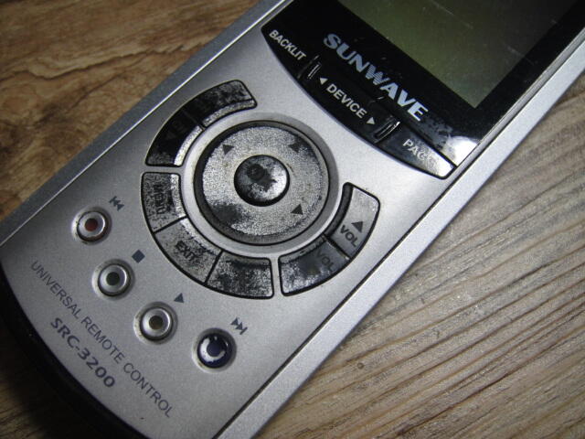 SUNWAVE SRC-3200 智慧型觸控式遙控器 無其他配件 不含電池 | 露天市集 | 全台最大的網路購物市集