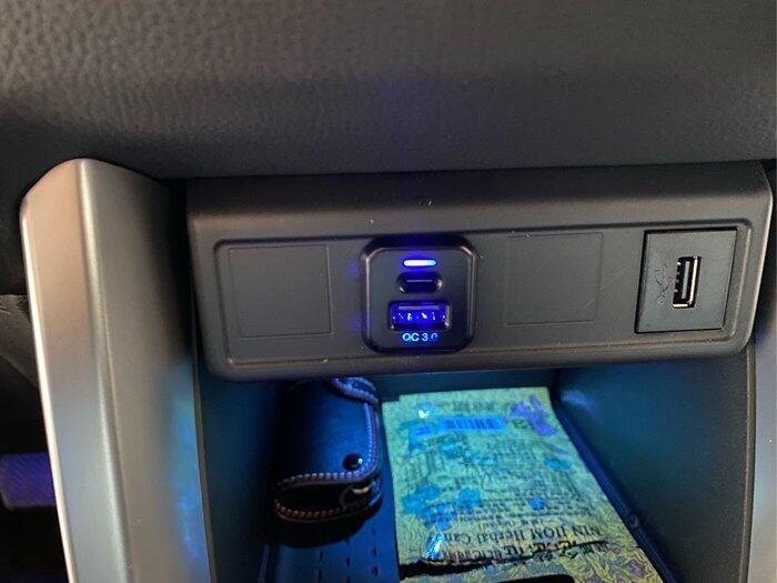 (松鼠的天堂）PRIUS C (COROLLA SPORT) Type-C QC3.0 充電 | 露天市集 | 全台最大的網路購物市集