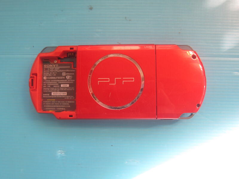 SONY-PSP3007型.單機一部 會過電 .可讀片. 銀幕故障 當故障零件機.如圖所示. | 露天市集 | 全台最大的網路購物市集