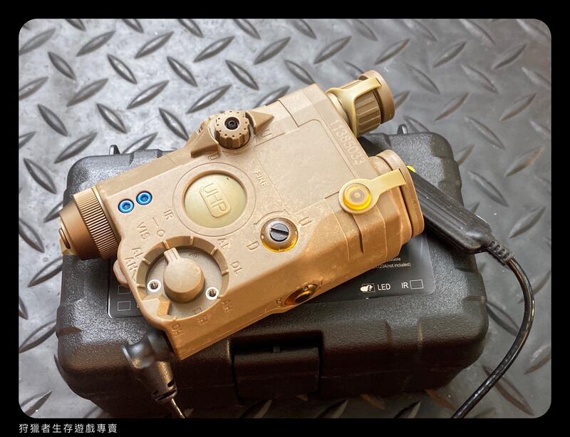 【狩獵者生存專賣】SOTAC PEQ-15 / LA5-C UHP風格戰術鐳指器-LED 照明/IR 雷射-綠雷射-沙色 | 露天市集 | 全 ...